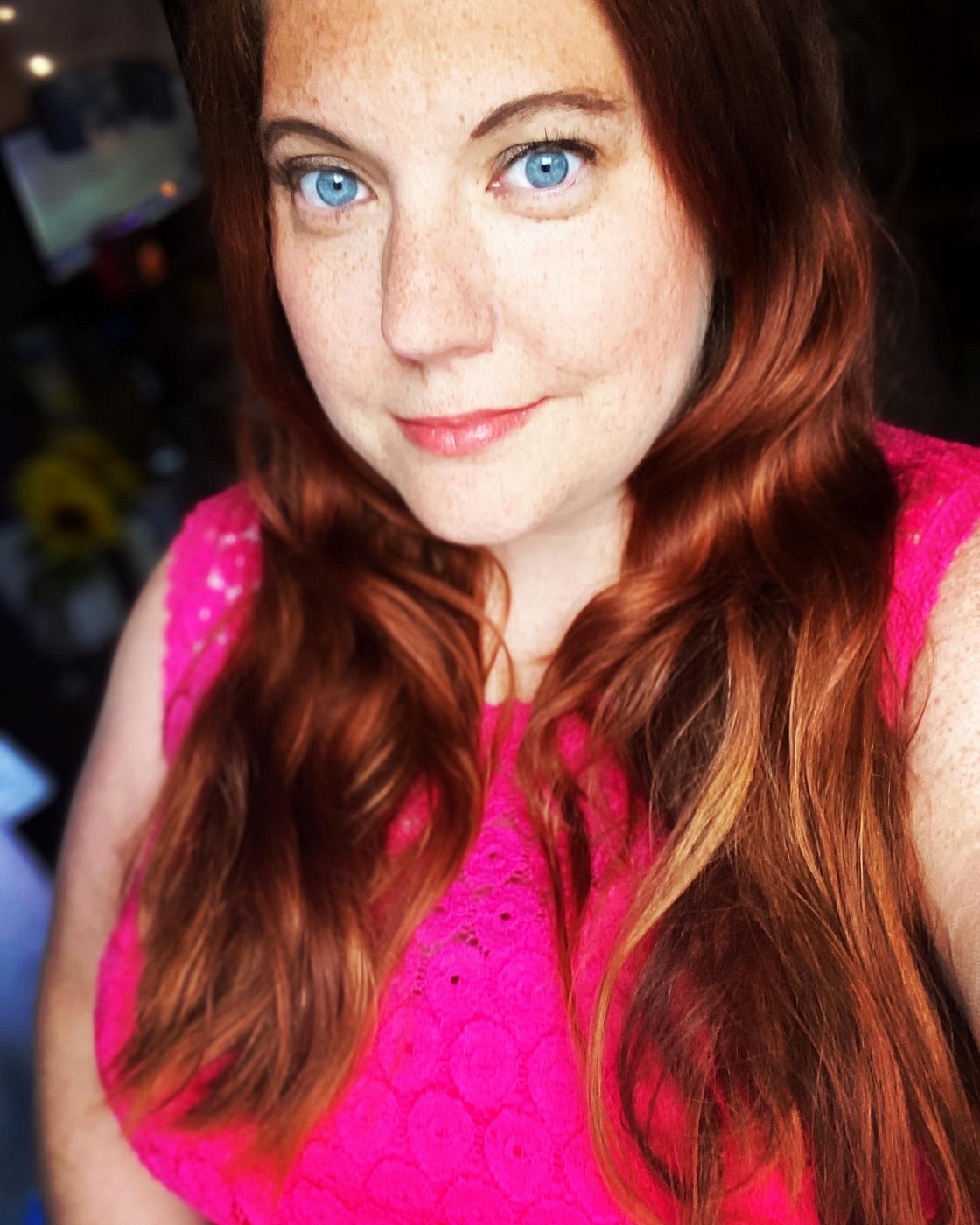 Lizzy James ️ Curvy Redhead Female Entertainer in Philadelphia | Slixa