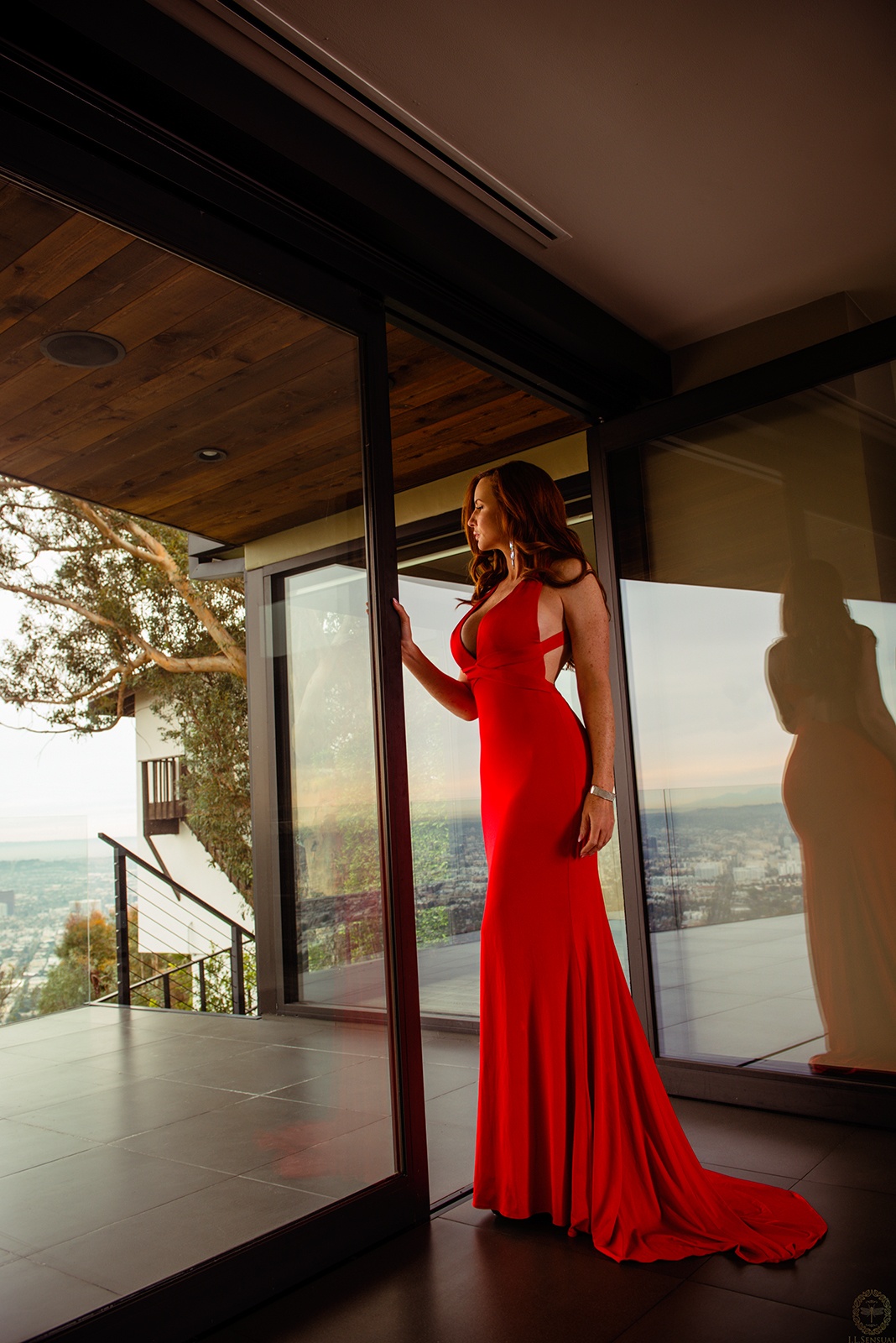 Arden Moon ️ Curvy Brown Eyed Escort in San Diego | Slixa