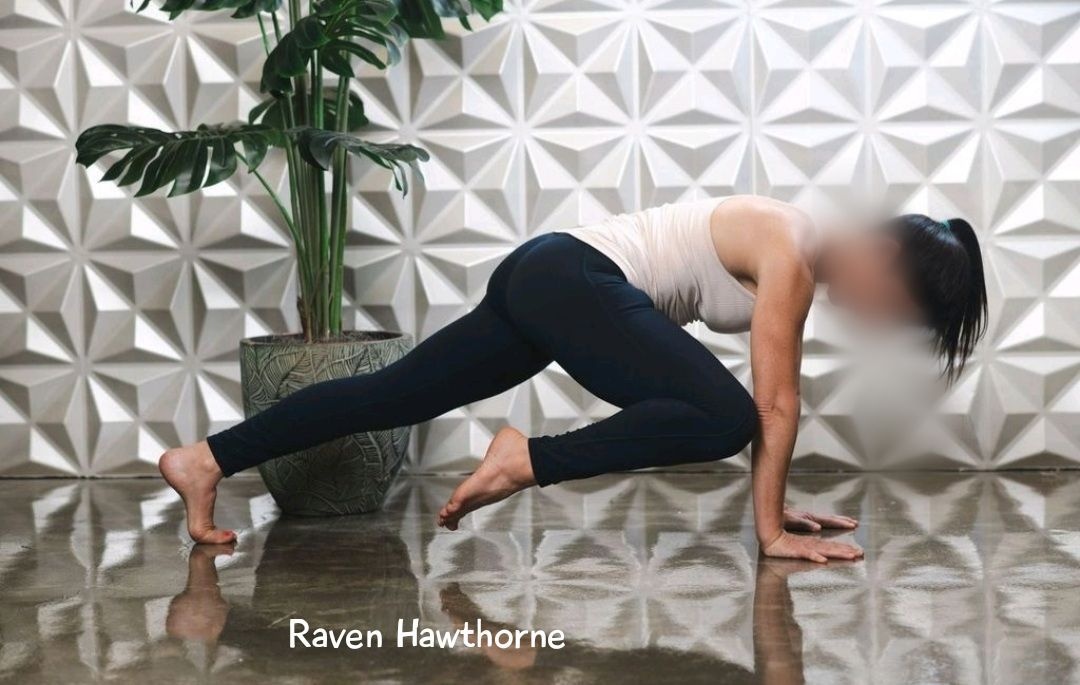 Raven Hawthorne - Elite Mature Brown-Eyed Escort in San Diego | Slixa