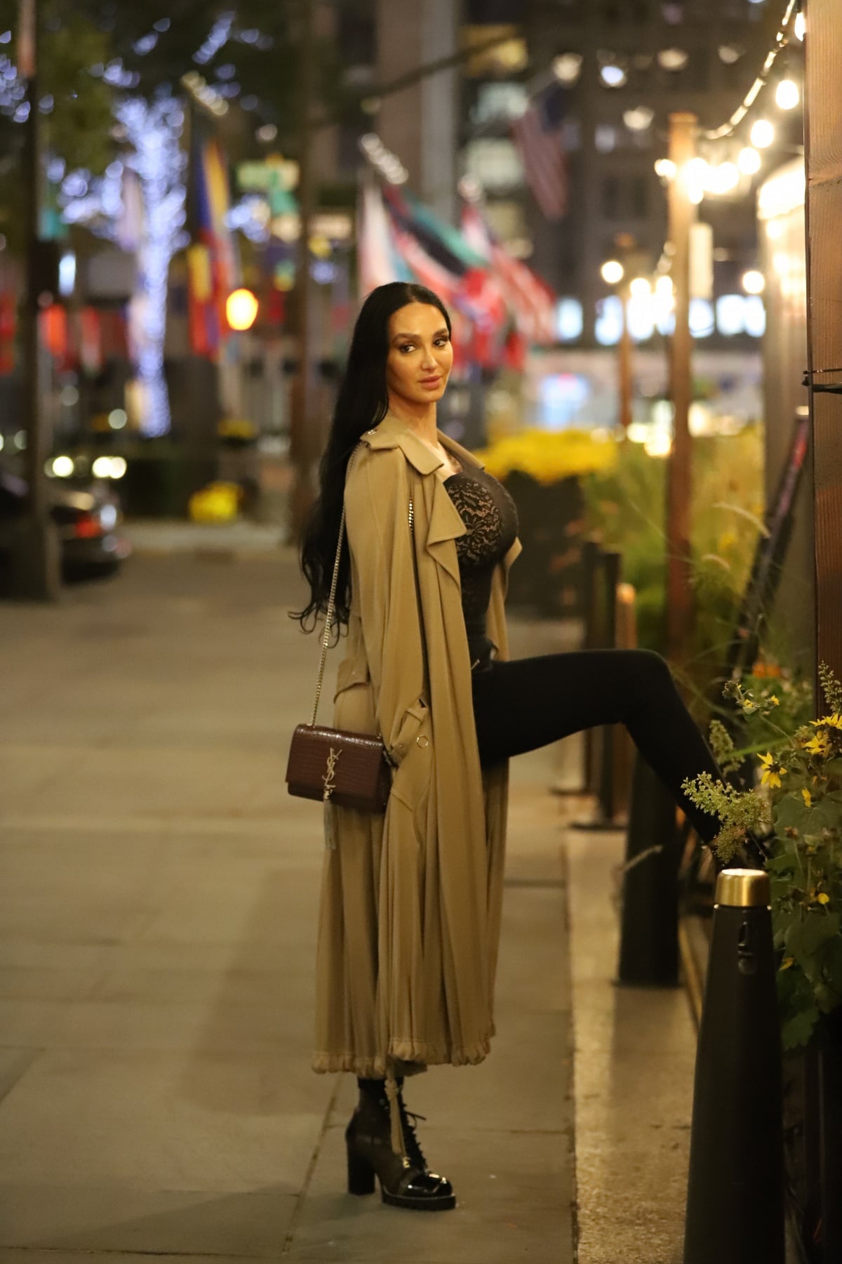 Amy Anderssen - Slender Entertainer in New York City | Slixa