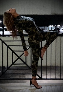 Carly Blake - Slender Mature Long-Haired VIP Escort in Houston | Slixa